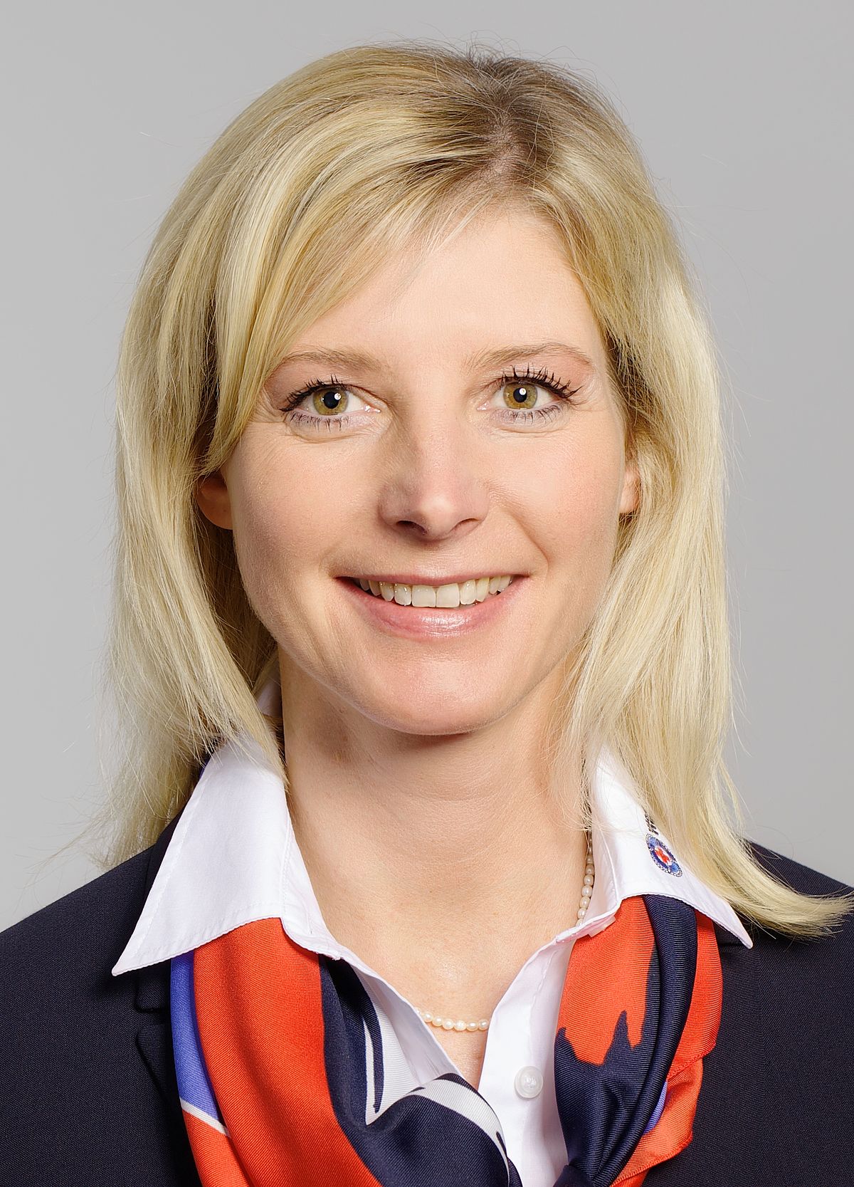 Ulrike Scharf, Vorsitzende der Wasserwacht-Bayern ist neue Ministerin ...